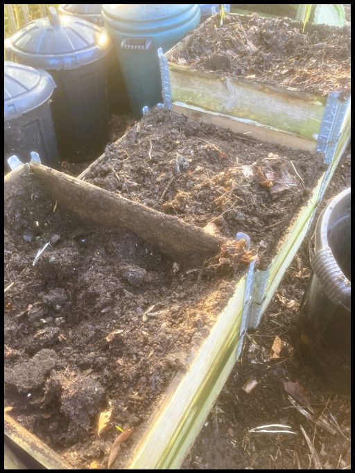 Mastering Deep Box Organic Composting: A Step-by-Step Guide – Earthly ...